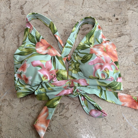Kona Sol | Swim | Kona Sol Bikini Top Flower Design Size Ddd New | Poshmark
